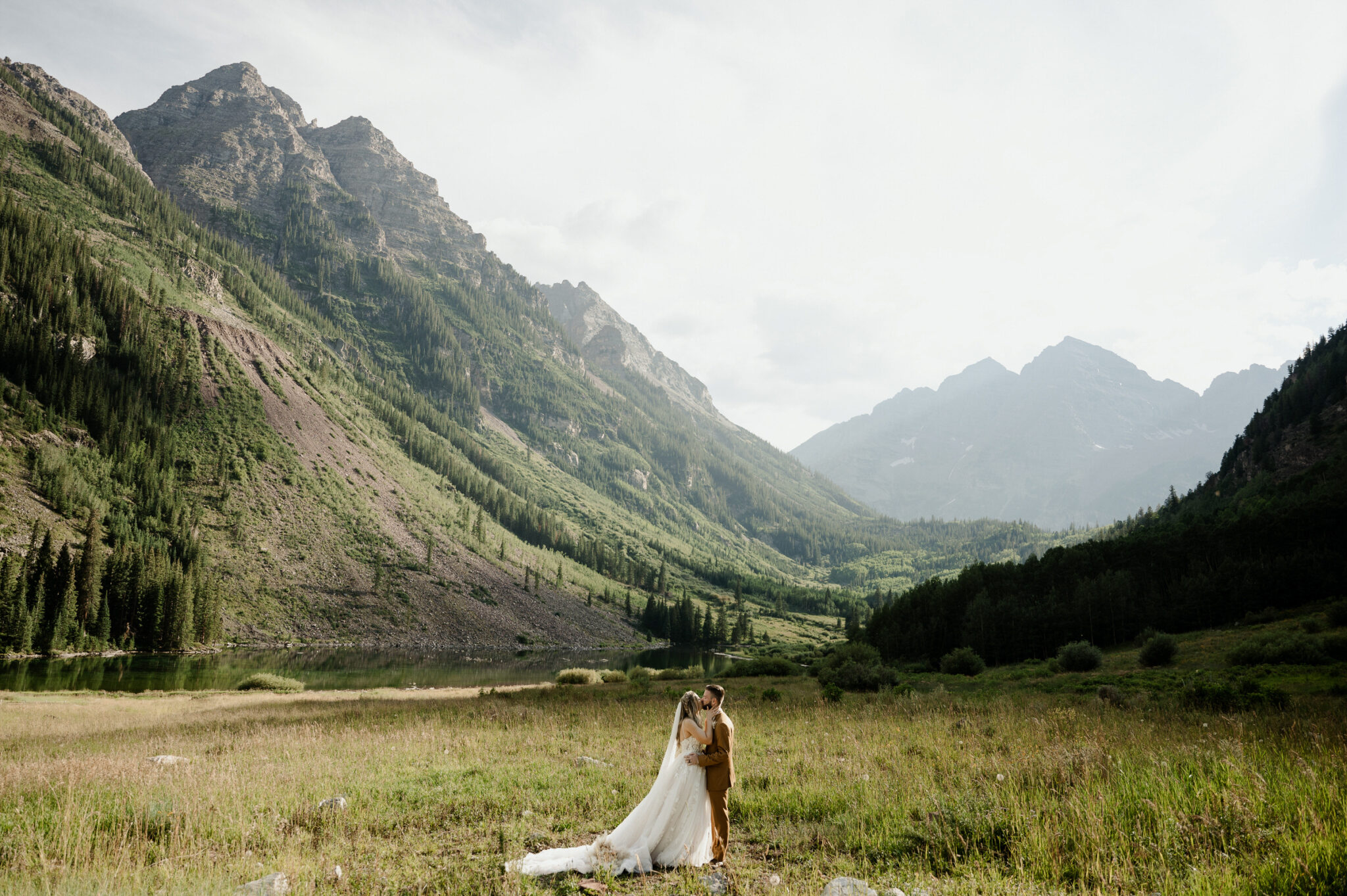 Maroon Bells Amphitheater Wedding | Photos, Pricing & Tips
