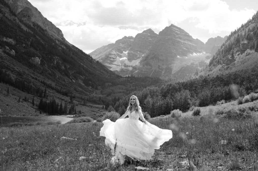Maroon Bells Amphitheater Wedding | Photos, Pricing & Tips