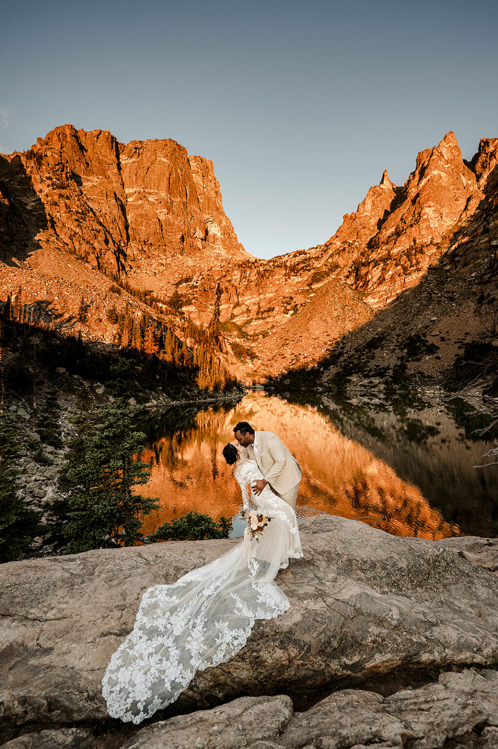 Maroon Bells Amphitheater Wedding | Photos, Pricing & Tips