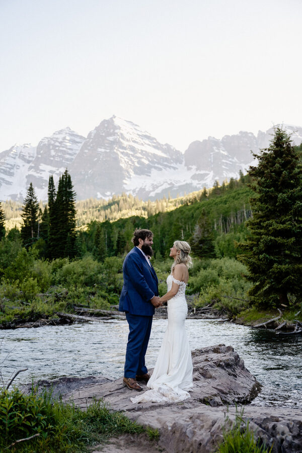 Maroon Bells Wedding | Reservations, Cost & Photos 2026