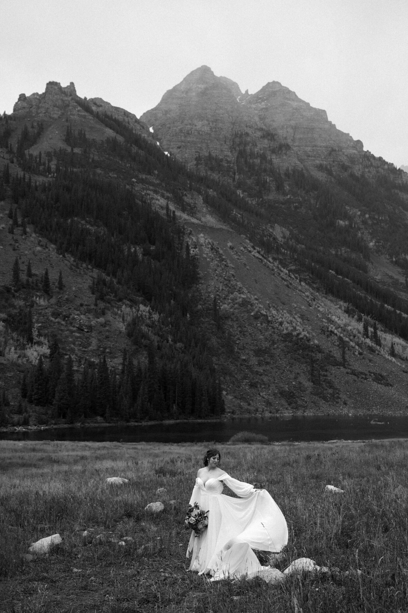 Maroon Bells Amphitheater Wedding | Photos, Pricing & Tips