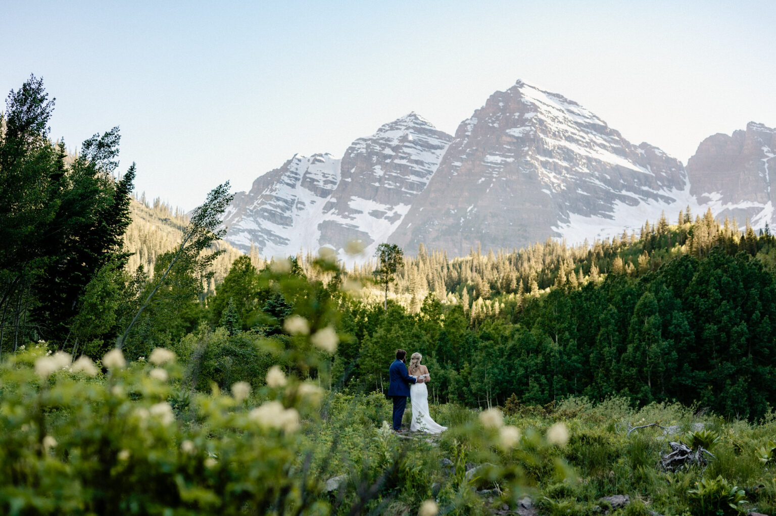 Maroon Bells Wedding | Reservations, Cost & Photos 2025