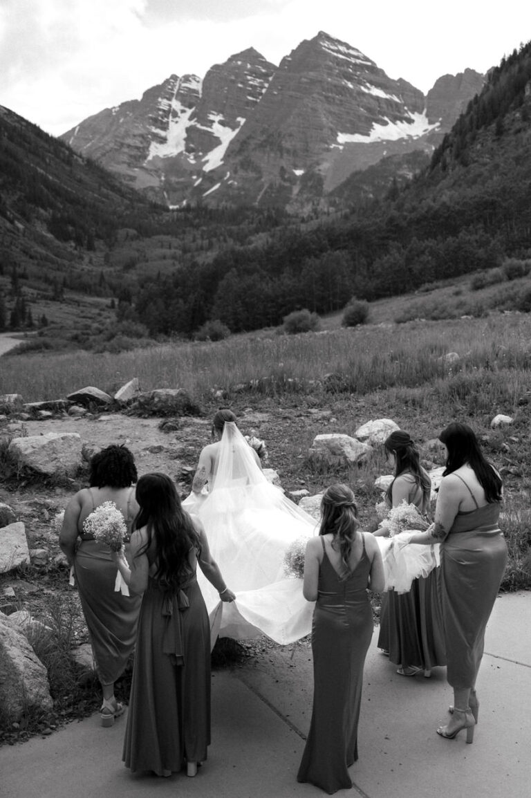 Maroon Bells Wedding | Reservations, Cost & Photos 2025
