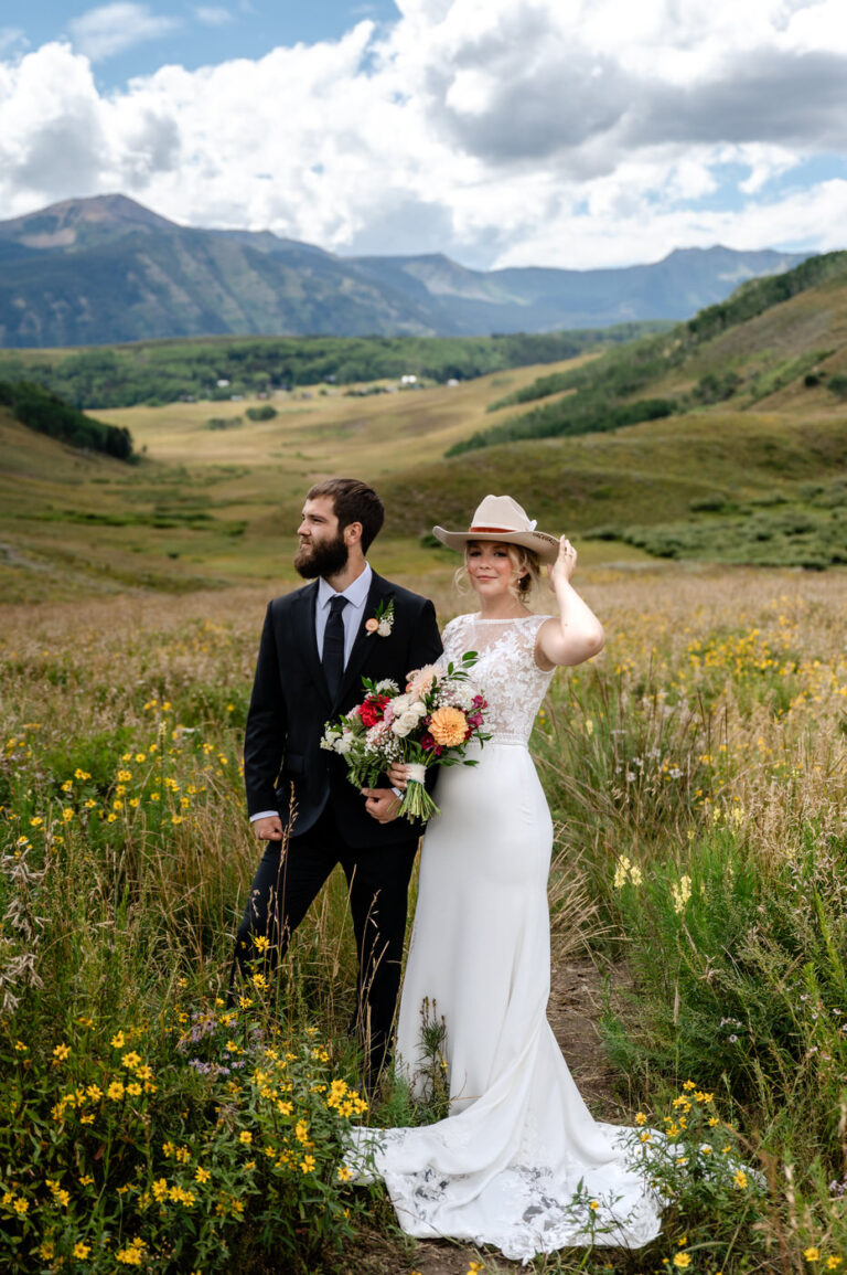 Couple Poses For Photoshoots & Weddings